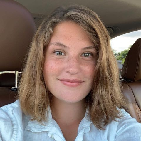 Becky McQuilken - Actor, Singer | StageAgent