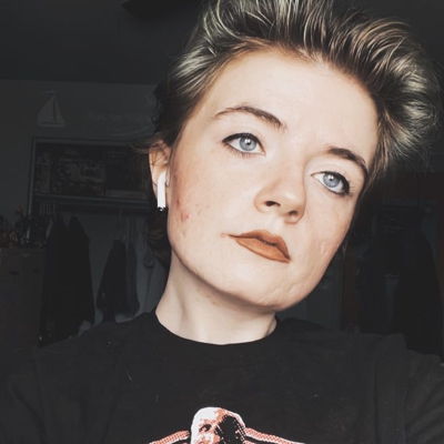 Chey Maloczewski - Actor, Singer | StageAgent