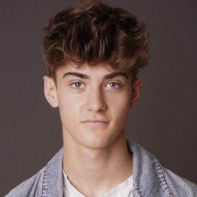 Des Coghlan-Forbes - Performer, Actor, Dancer, Singer | StageAgent