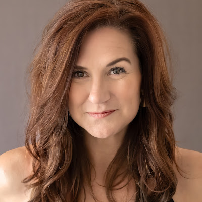 Elizabeth Magee - Performer, Actor, Singer, Voice-over, Model | StageAgent