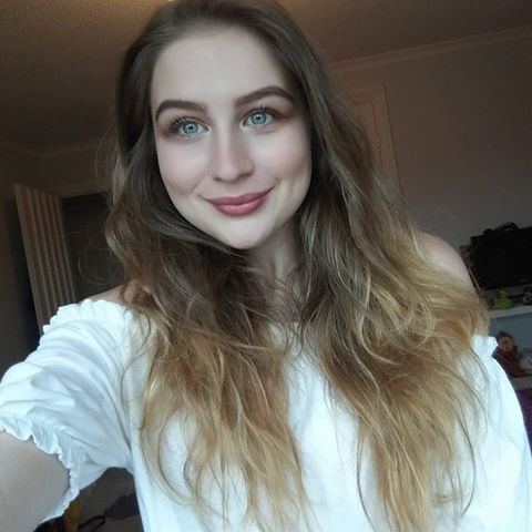 Ellie Bates | StageAgent