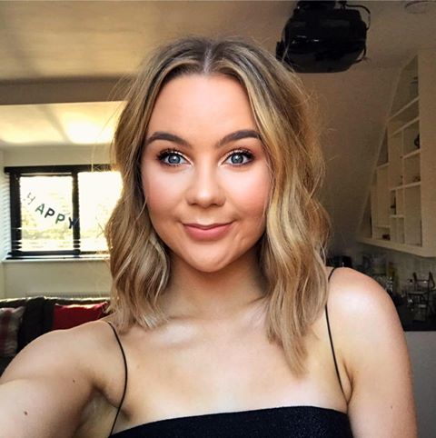 Ellie Hudswell - Performer, Actor, Dancer, Singer | StageAgent