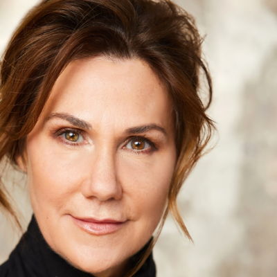 Julie Dell Phillips - Actor, Voice-over, Singer | StageAgent