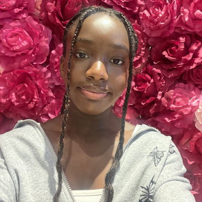 Layla laro - Performer, Actor, Singer, Comedian | StageAgent