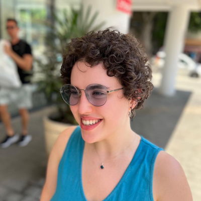 Lily Barchana Lorand - Performer, Actor, Voice-over | StageAgent