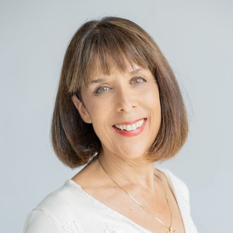 Lisa Diaz - Actor, Singer | StageAgent