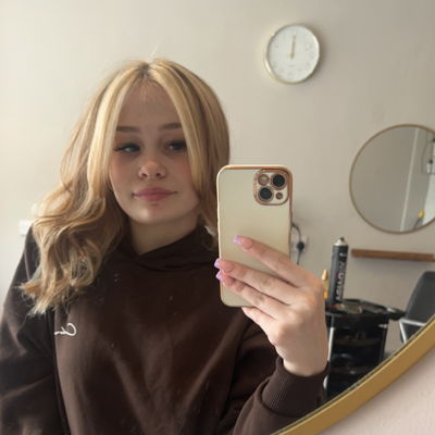 nuala legg - Performer, Actor, Dancer, Singer | StageAgent