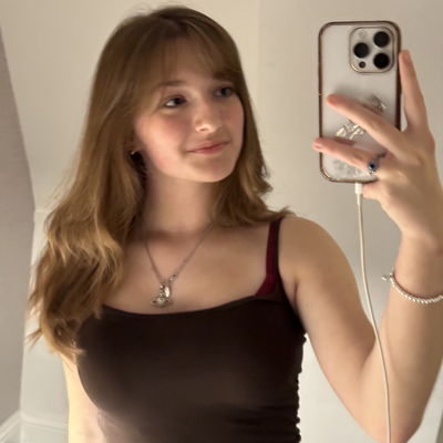 olivia lowe - Actor, Singer | StageAgent