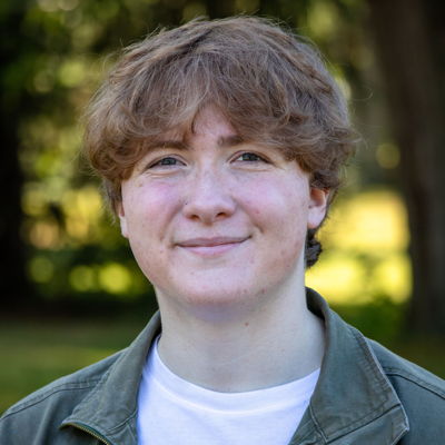 Roux Carney - Actor, Voice-over, Singer | StageAgent