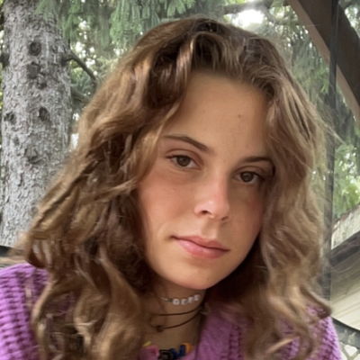 Sarah DeFrates - Performer, Actor, Voice-over, Comedian | StageAgent