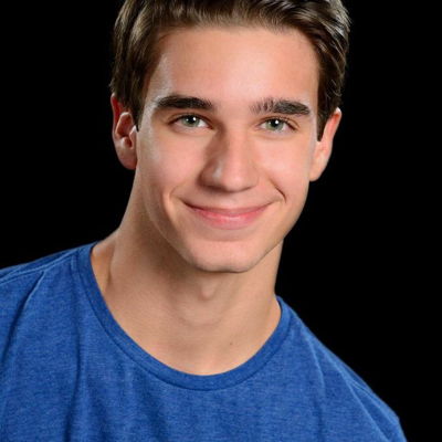 Sean Moore's Instagram, Twitter & Facebook on IDCrawl