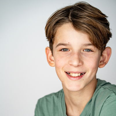 Stephanie gasparovic - Performer, Actor, Voice-over, Singer, Model ...